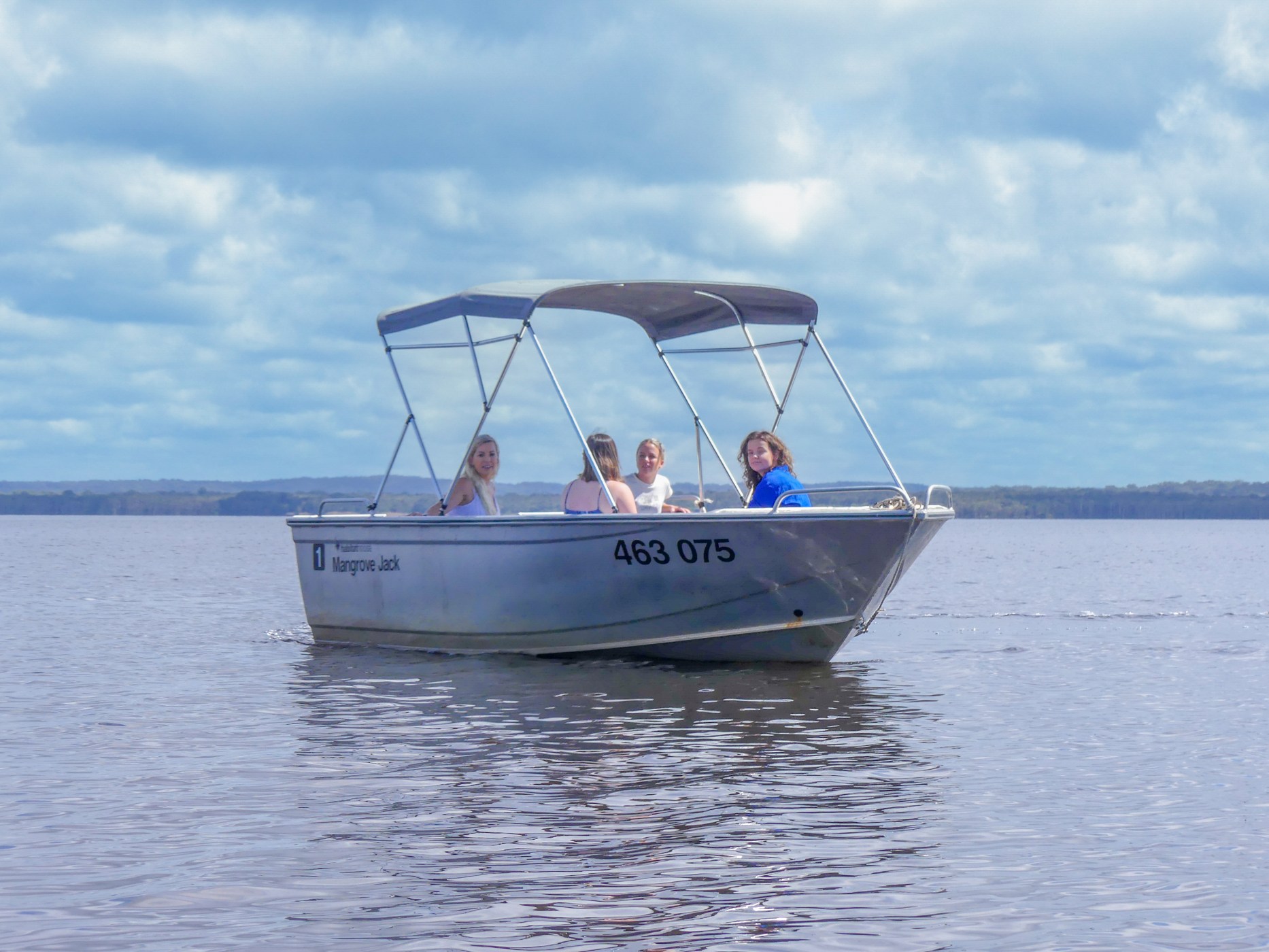 Tinnie Motor Boat Hire – Habitat Noosa | Queensland, Australia